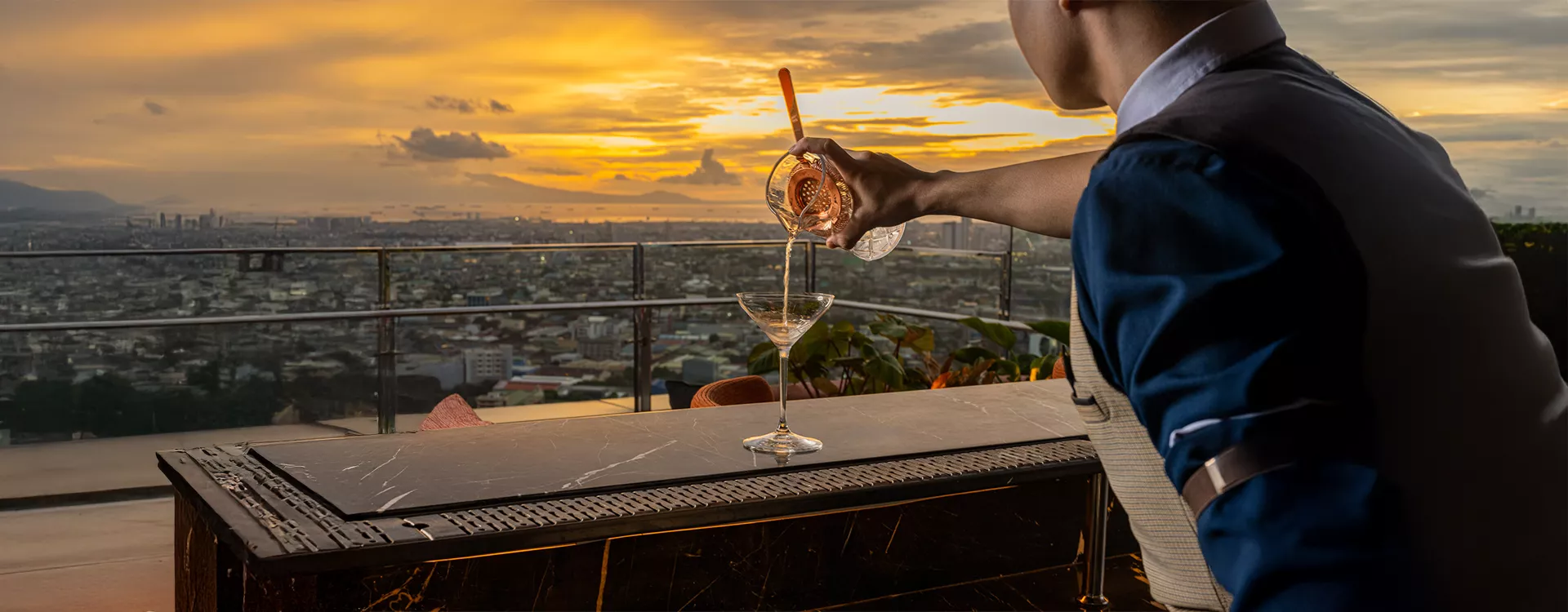 Skybar | Solaire Resort North